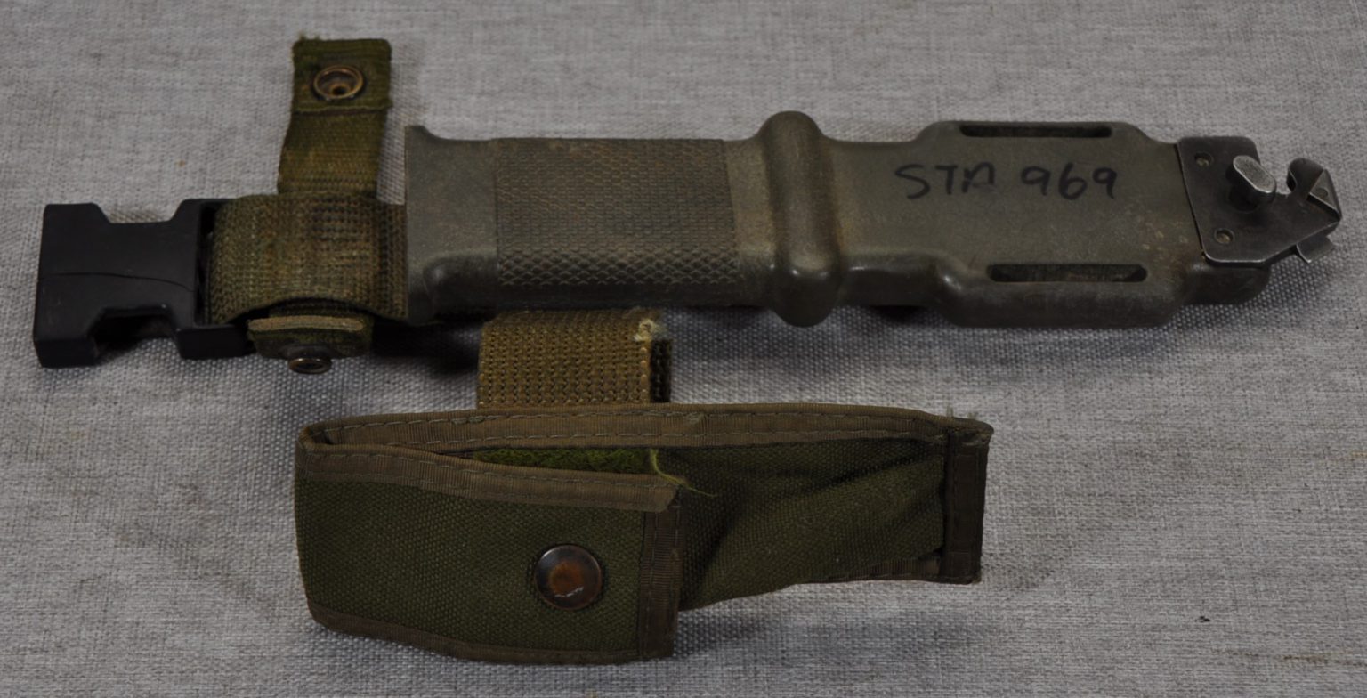 AUSTRALIAN M9 Steyr AUG/F88 Bayonet by BUCK (LANCAY Scabbard) – Smith ...