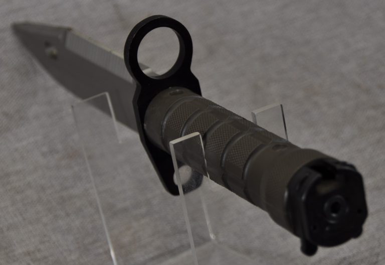 AUSTRALIAN M9 Steyr AUG/F88 Bayonet by BUCK (LAN-CAY Scabbard) – Smith ...